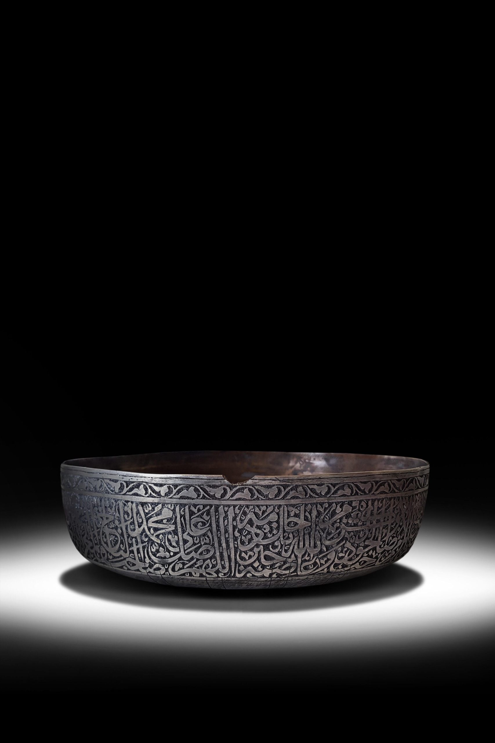 A TIMURID HEAVY ENGRAVED BRONZE BOWL - Hatefi collections